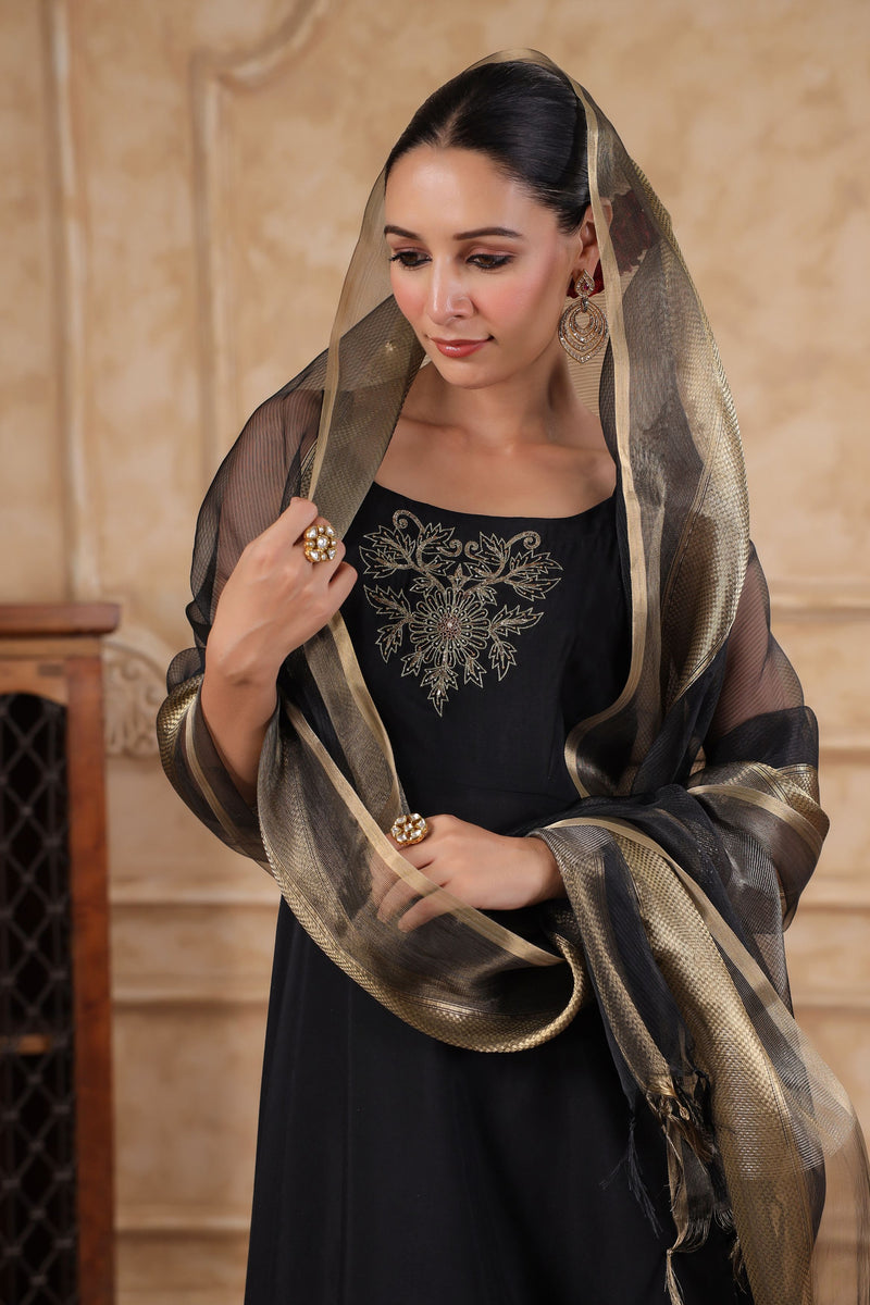 Elegant Design Jalsa Embroidered Suit Set – Gillori
